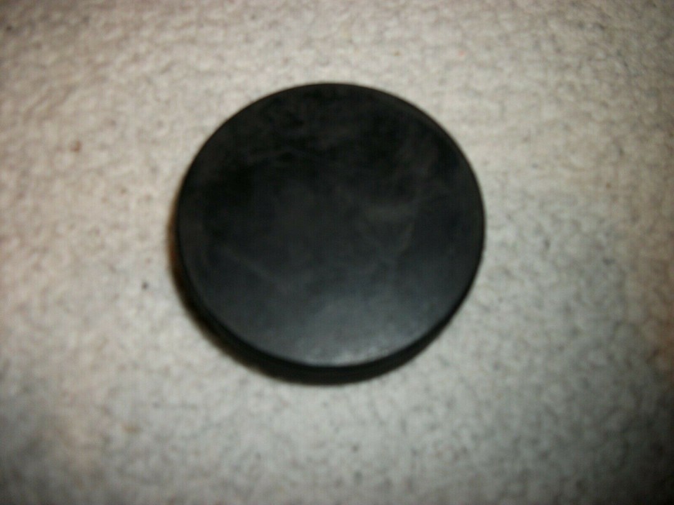 VINTAGE BATTLE CREEK WORLD HOCKEY TOURNAMENT HOCKEY PUCK, NICE,RARE ...