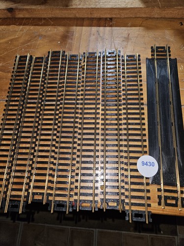 ATLAS HO GUAGE STRAIGHT TRACKS AND RERAILER, 8 PIECES, SEE PHOTOS FOR ...