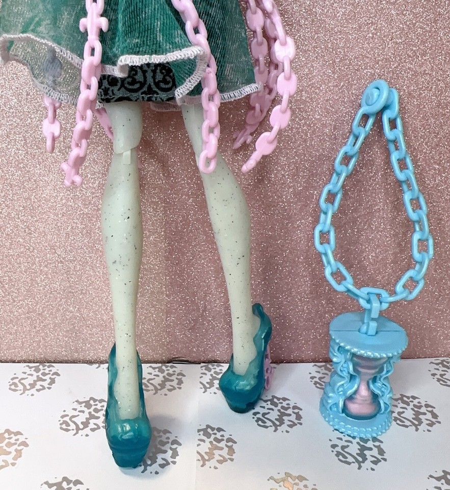 Monster High Haunted Rochelle Goyle Doll COMPLETE W Wings Purse Curly ...