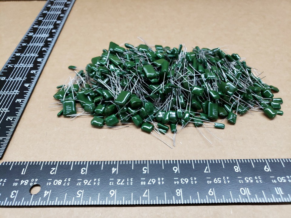 (500+ pcs) Chicklet (Greenie) Capacitor - Grab Bag, assorted values and ...