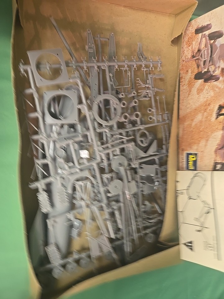 VTG REVELL V-2 Model Kit H-560 World's First Ballistic Missile & Soviet ...