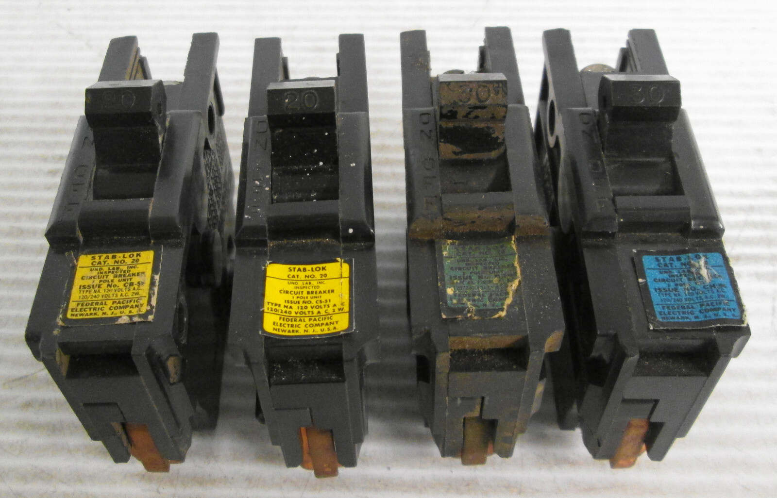 Mixed lot of (4) Federal Pacific Type NA 1P Circuit Breakers (2) 20A ...