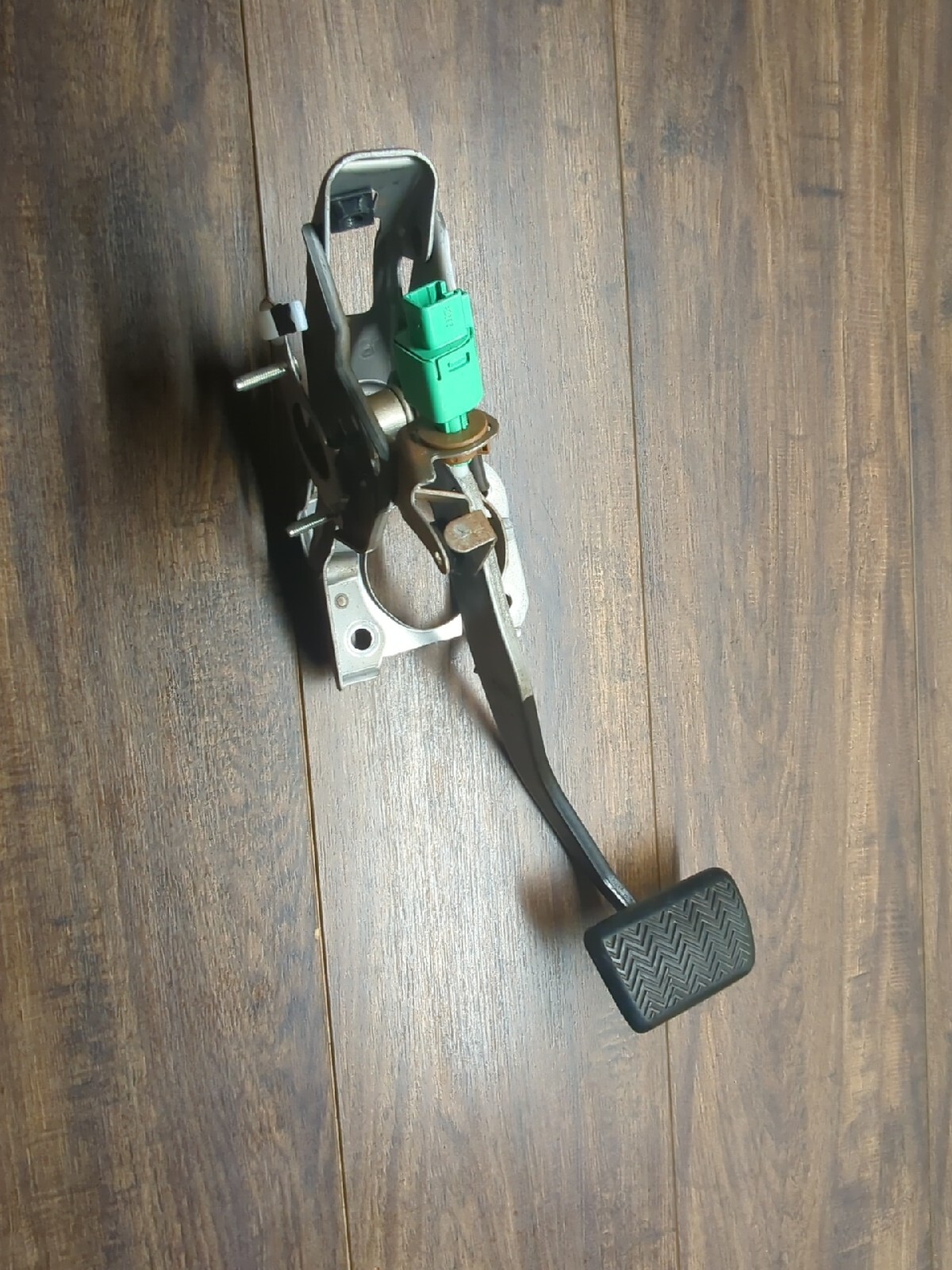 2010-2015 TOYOTA PRIUS 1.8L Brake Pedal w/ Position Sensor OEM Factory ...