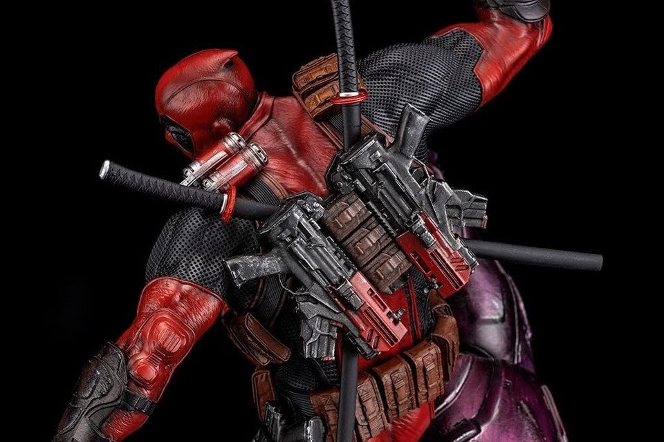 MARVEL UNIVERSE Deadpool Figure FINE ART STATUE Signature Series From ...