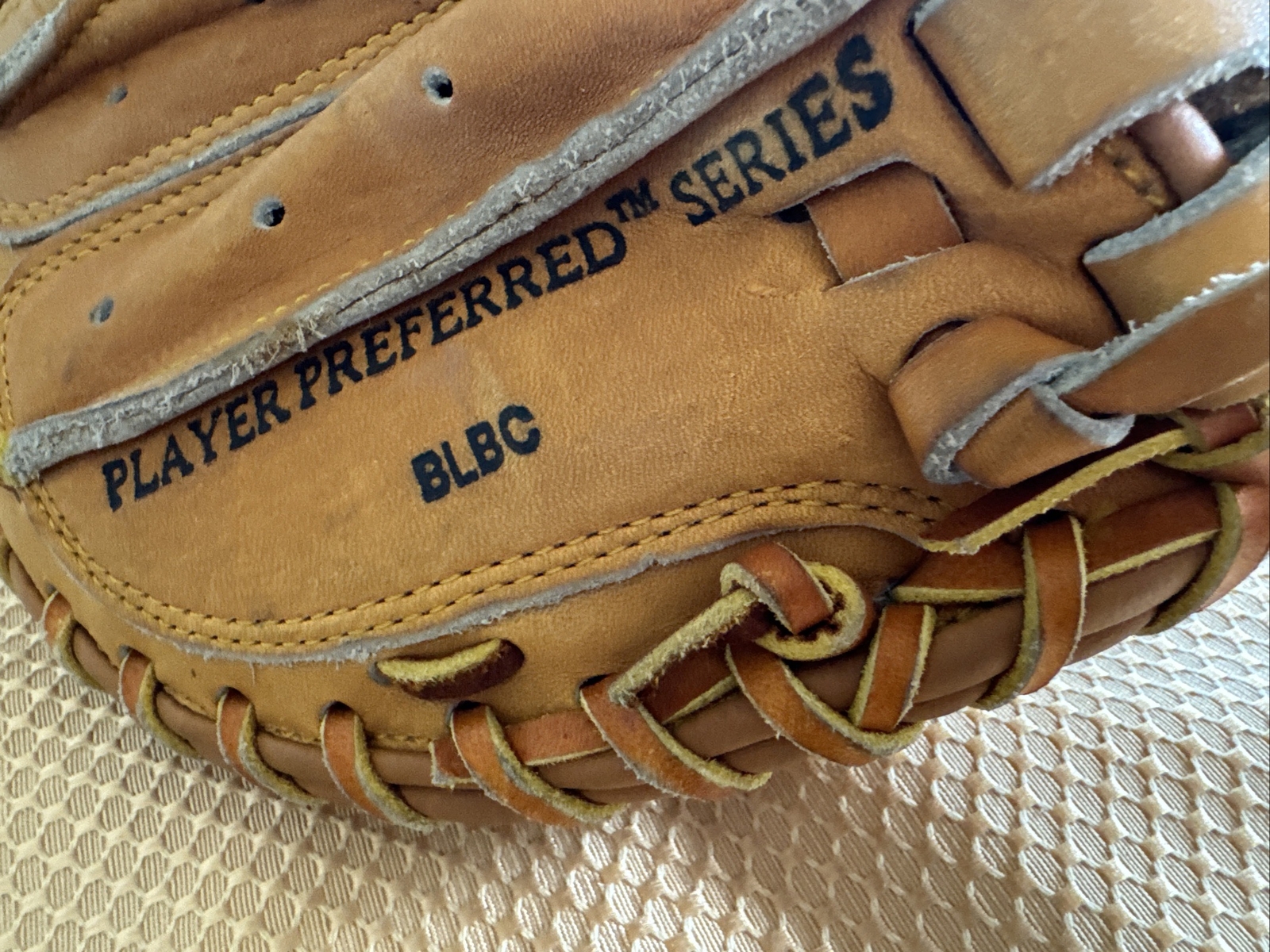 Rawlings RCM33 Lite Toe Catcher's Mitt Rt Hand Throw Player Preferred ...