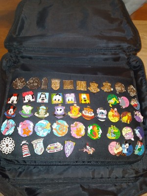Disney Pin Trading Bag Huge Lot 300+ Limited Edition Whole Sets Nice ...
