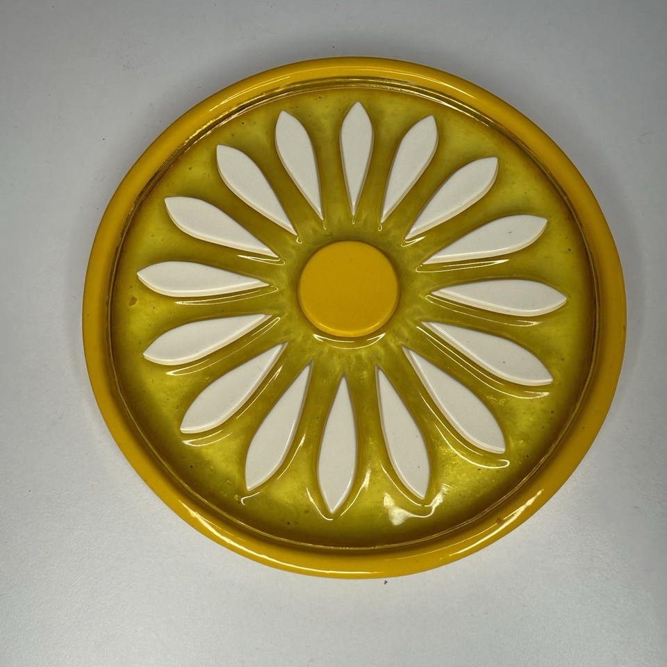 Vintage Crystal Craft Yellow Daisy Flower Trivet Coaster Resin Lucite ...