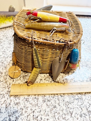 Small Vintage Fishing Creel With 6 Old Lures Paw Paw Shakespeare | eBay