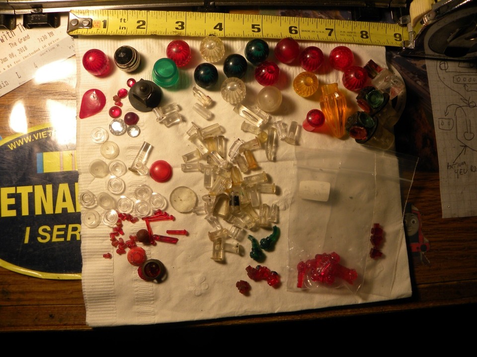 Lionel APPROXIMATELY 100 clear, red, green LENS for O ga model train ...
