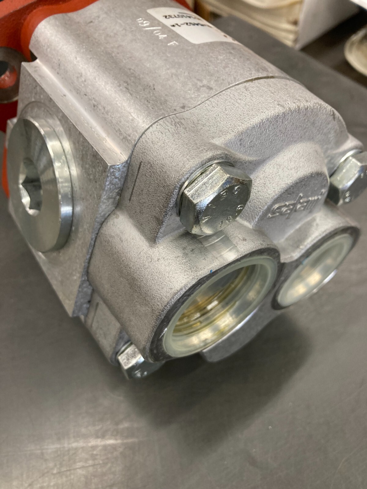 Salami Pump 1.53 Disp. CCW 11 tooth Spline A-2 Bolt Mount Side and Rear ...
