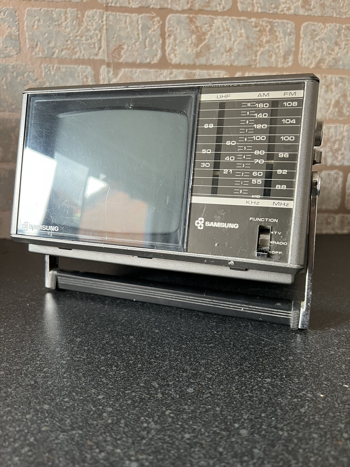 Samsung Vintage Analogue CRT TV Radio BT-121J | eBay