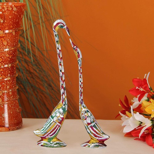 Set of 2 Aluminum Kissing Swan/Duck Showpiece for Home Decor Multicolor ...