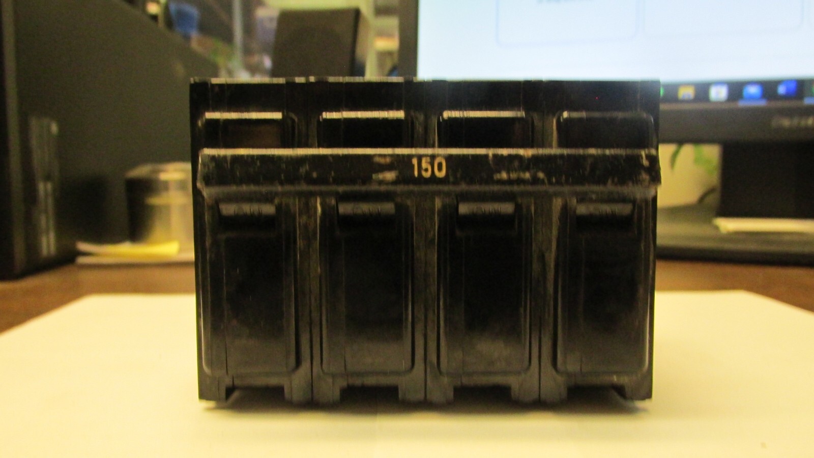 SIEMENS ITE EQ9683 4 Pole 120/240V 150 AMP Circuit Breaker Parallel ...