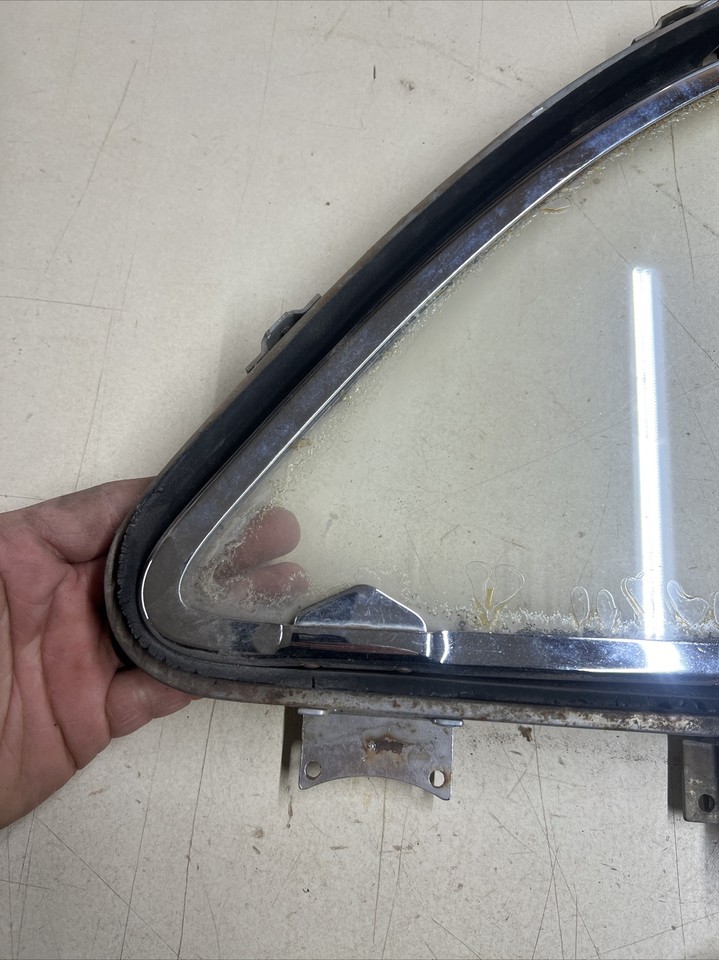 1949-1952 Chevy Chevrolet Wing Window Vent RH Rear 4 Door | OE
