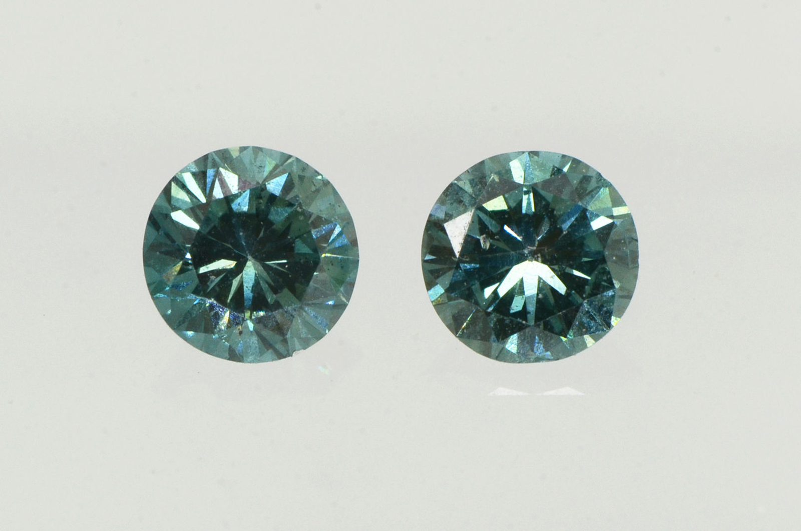 Round Diamond Pair Fancy Turquoise Color Natural Enhanced Loose VS1/VS2 ...