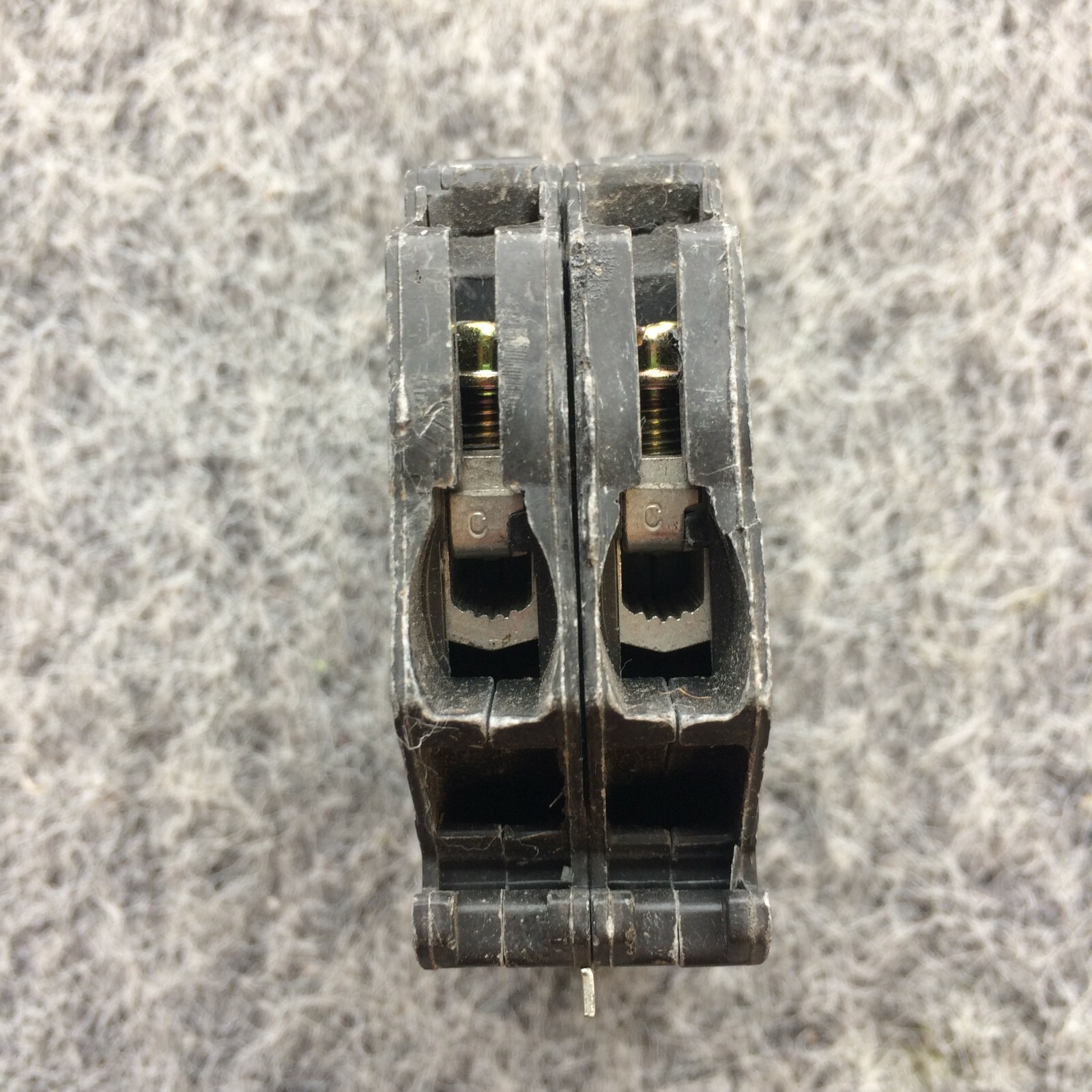 THQP220 - GE 20A AMP 2P POLE 10kA@120/240V PLUG ON THIN CIRCUIT BREAKER ...