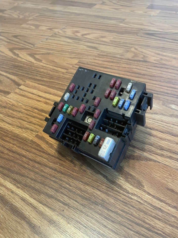 2005 Chevrolet Silverado GMC Sierra 2500 3500 Interior Fuse Box Drivers ...