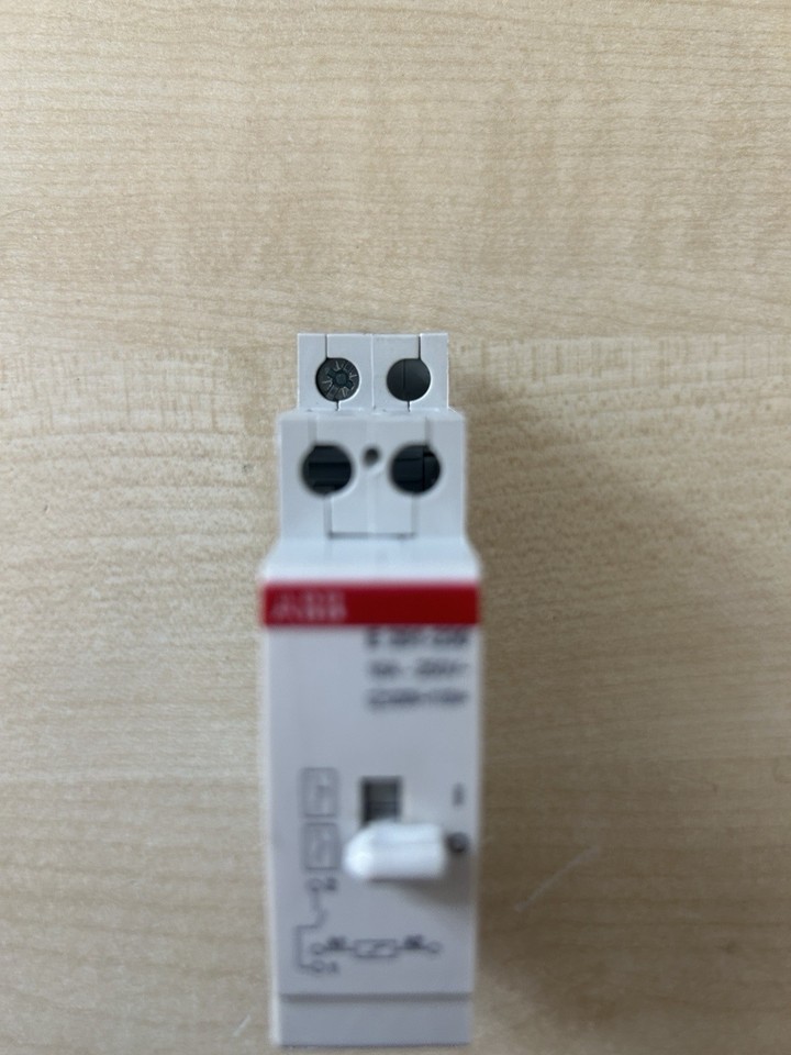 ABB LATCHING RELAY 1NO 230V 2CSM111000R0201 / E251-230 | eBay UK