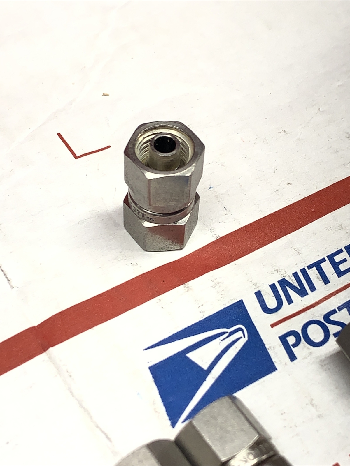 New Swagelok 1/4" Tube OD Male to Female Tube adapter Multiple ...