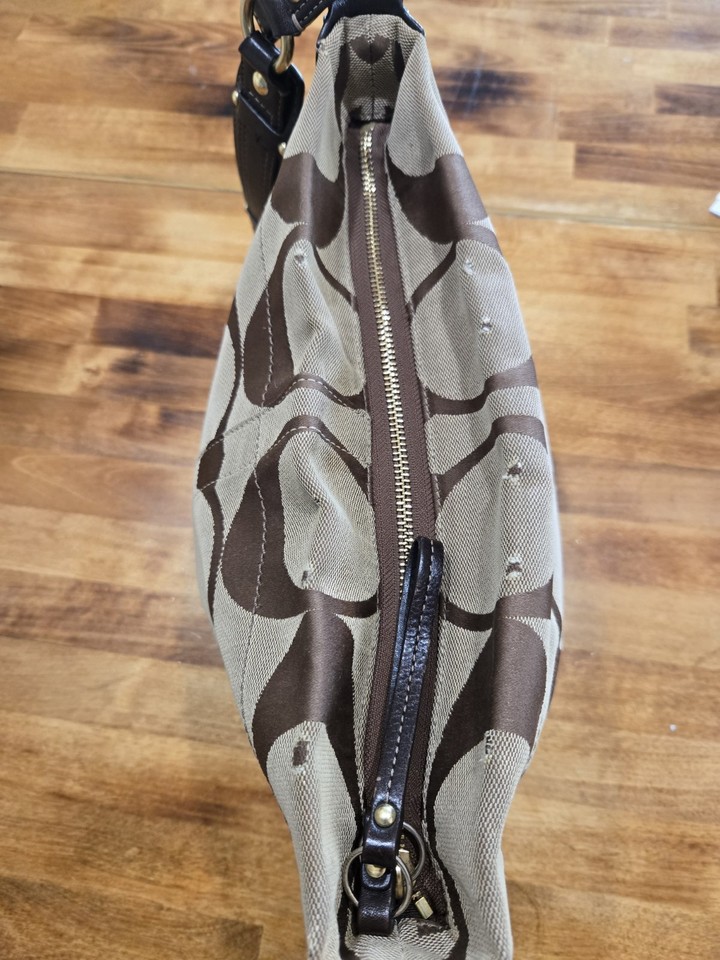 COACH women's Carly Signature C Hobo Shoulder & hand Bag Black And Tan ...