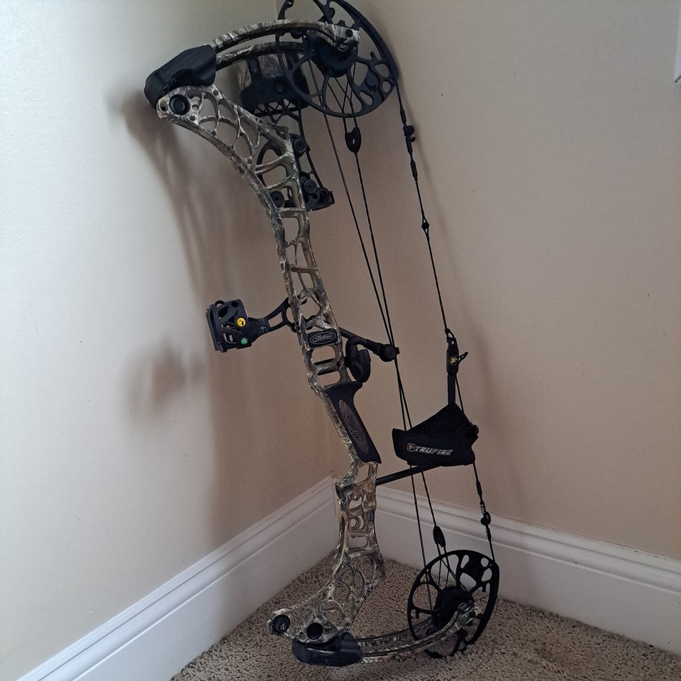 Matthews Phase 4 Compound Bow Barely Used In Great Condition DW70 DL29 ...