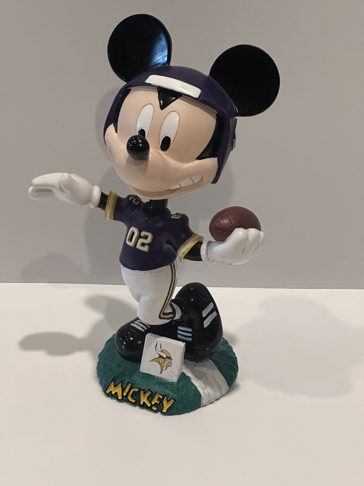 Disney NFL Quarterback Mickey Mouse Minnesota Vikings 02 Bobblehead | eBay