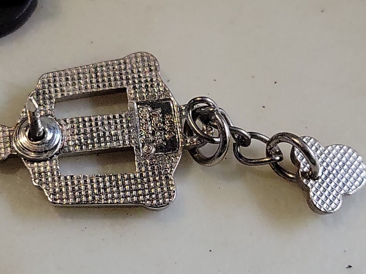 Kingdom Hearts Keyblade Necklace Hot Topic