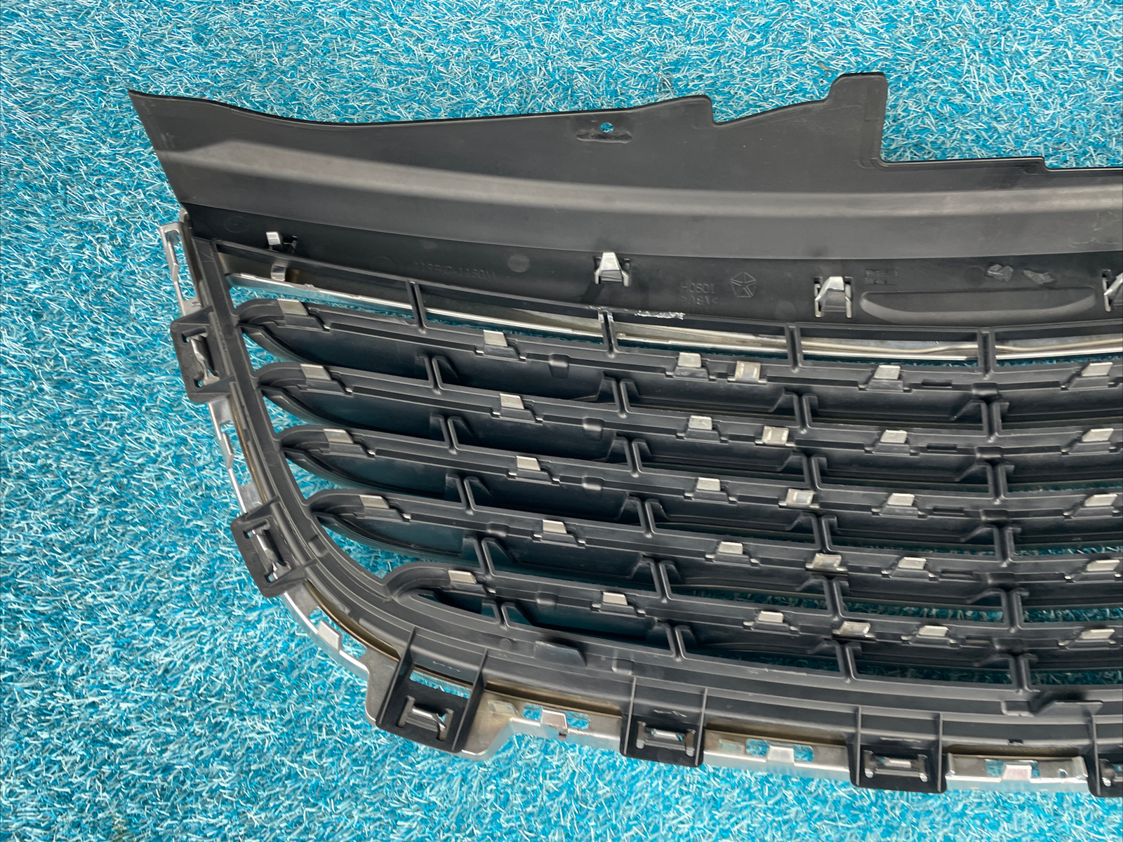 2011-2016 Chrysler Town & Country Front Upper Grille Assembly ...