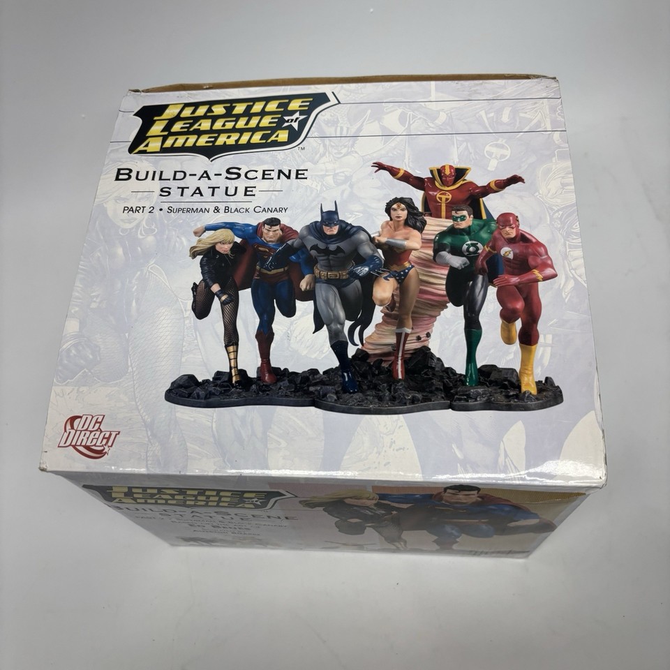 Justice League Of America Build A Scene Statue Superman & Black Canary ...