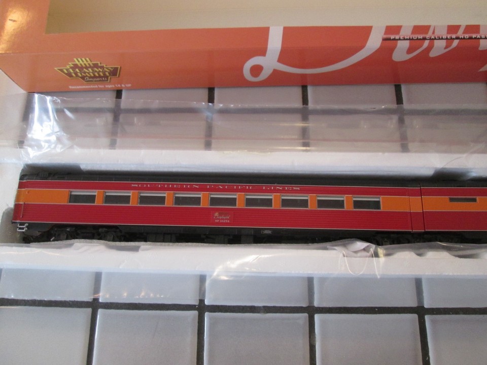 broadway limited SOUTHERN PACIFIC DAYLIGHT 3 CAR ARTICULATED PASSENGER ...