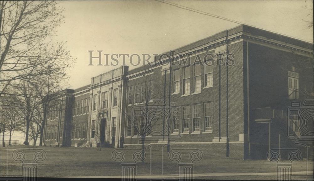 Press Photo Exterior of Administration Building of Snead College in ...