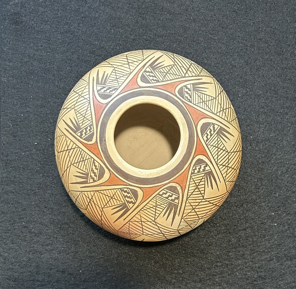 Native American Hopi Pottery Vase by Adelle Nampeyo - Migration Pattern ...