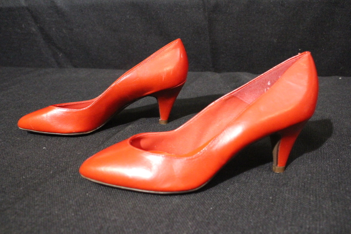 Vintage FANFARES By Connie Candy Apple Red Classic Pumps Womens Size 6B ...