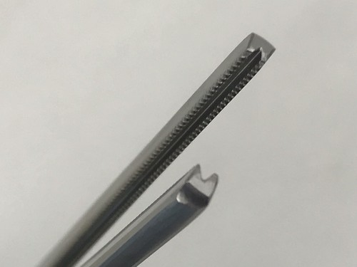 V Mueller SU 6100 Glassman Non-Crushing Gastrointestinal Clamp Straight ...