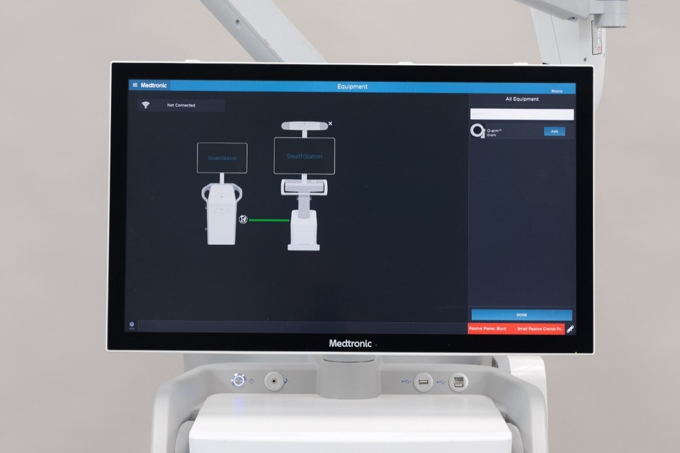 Medtronic StealthStation S8 Navigation System - Available at Simon ...