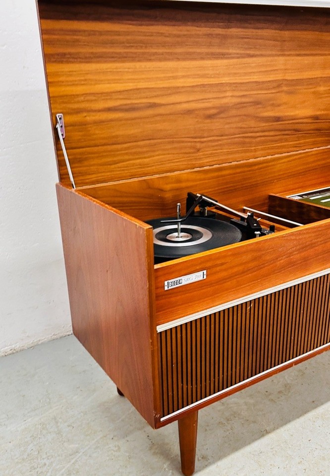 Super 70’s Decca SRG788 Teak Cabinet Record Player Radiogram Cool Vibes ...