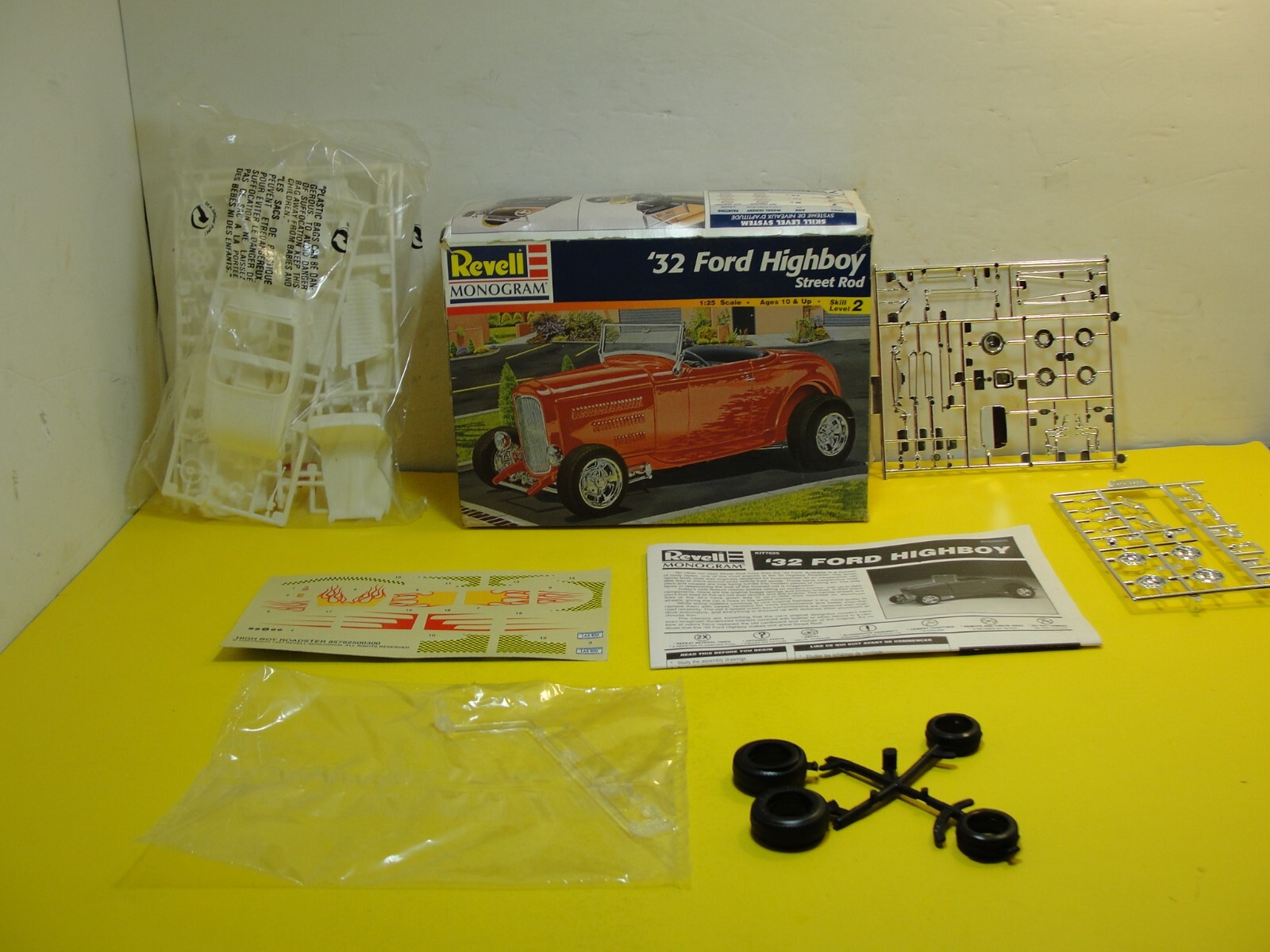 Revell Monogram '32 Ford Highboy Street Rod #85-7625 1/25 Scale Model ...