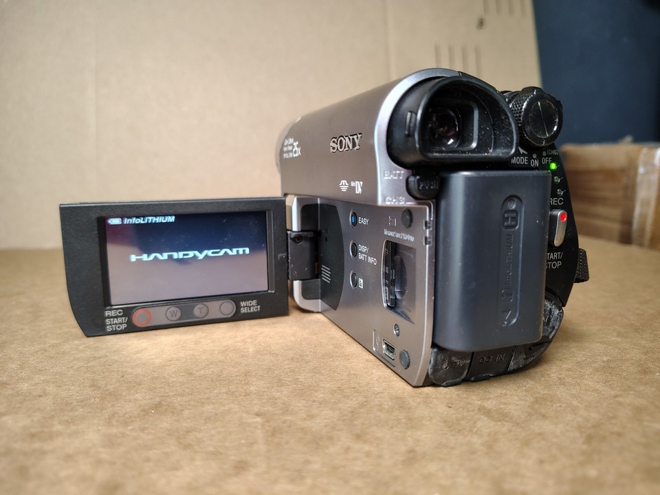Sony DCR-HC62 MiniDv Mini Dv Camera Stereo Camcorder Battery,Tape And ...