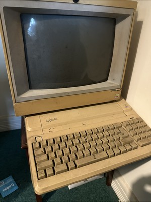 Apple ll Computer Model lle w Monitor & Keyboard | eBay