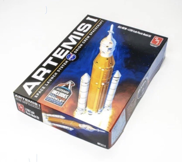 AMT1423/12 ARTEMIS 1 Rocket 1/200 Scale Model Kit MISB Ltd Stock ...