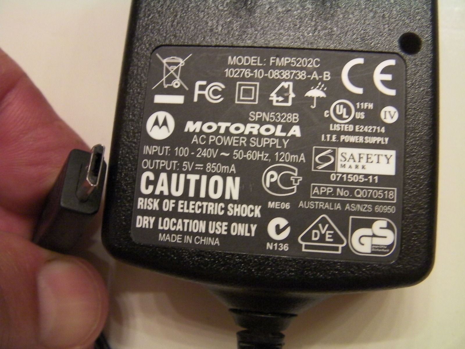 Wall adaptor transformer charger Motorola 110-240 V to 5 V 850 mA ...