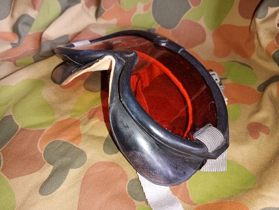 Genuine Vintage WWII Goggles - Polaroid Aviation Goggle No 1065 (B8 ...