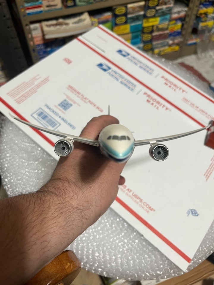 Boeing 787 Dreamliner desk display model 12 inch wingspan | eBay