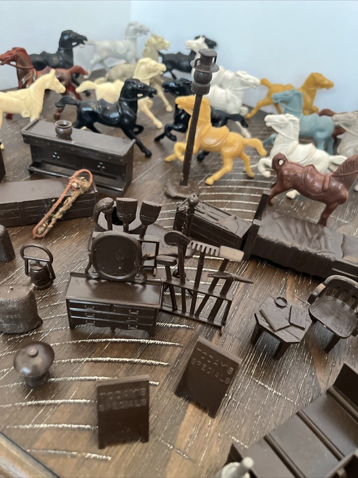 Marx Toys Roy Rogers Double R Bar Ranch Play Set, Partial Set + Extras ...