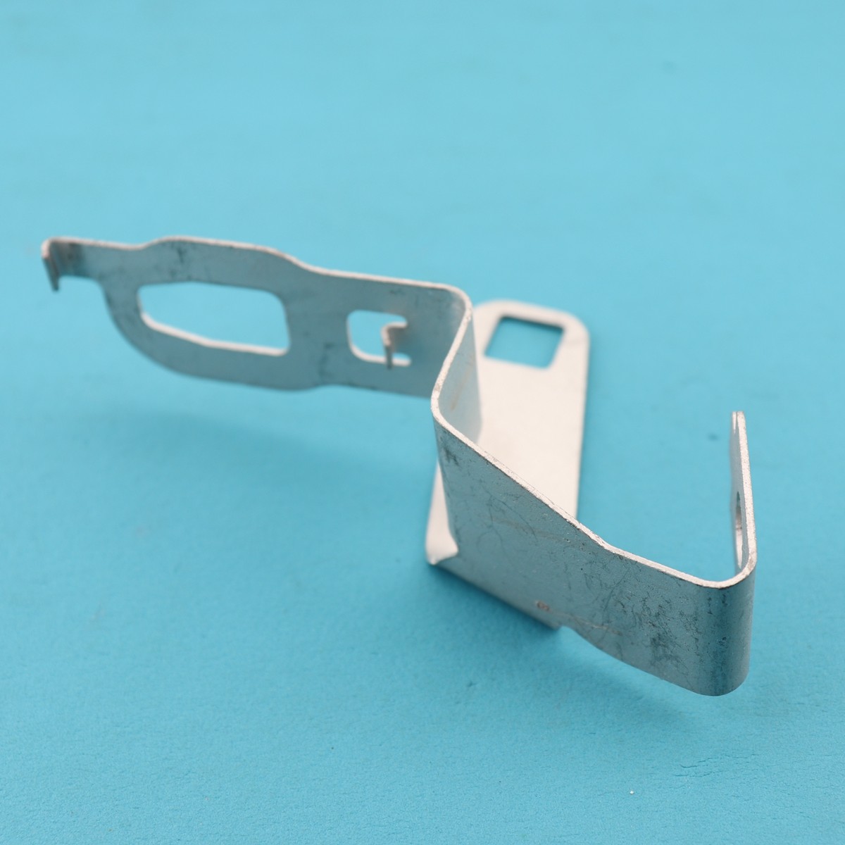 For Mercedes W205 C400 OEM Splash Shield Front Shield Bracket Left ...