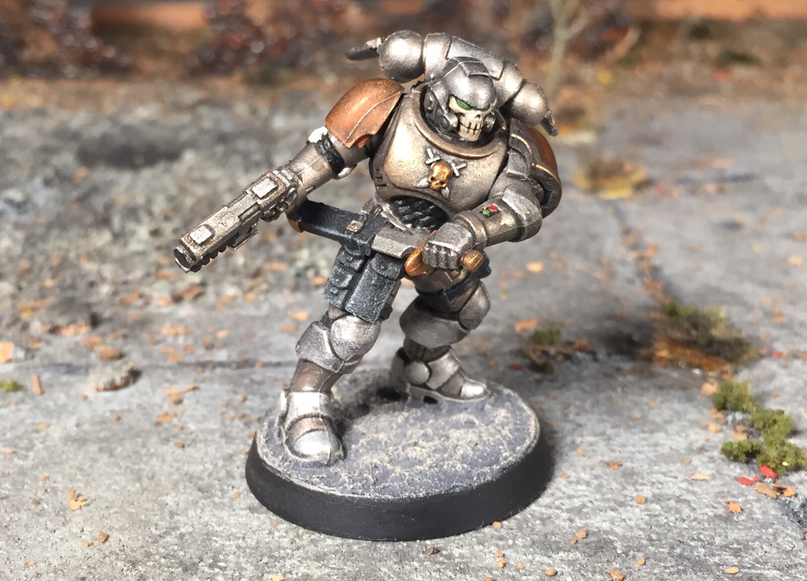 Games Workshop Warhammer 40K: Primaris Lieutenant with Power Sword for ...