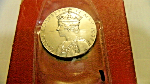 +GEORGE V1 SILVER MEDALLION CROWNED 12TH MAY 1937 +QUEEN ELIZABETH NO.1 ...