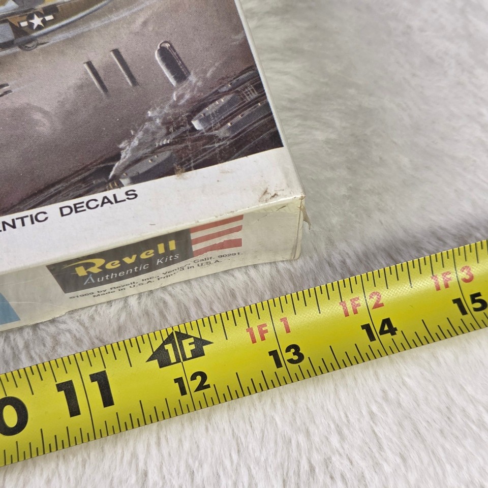 Revell Authentic Kits 1:72 Scale Convair B24 Liberator Warbird Model ...