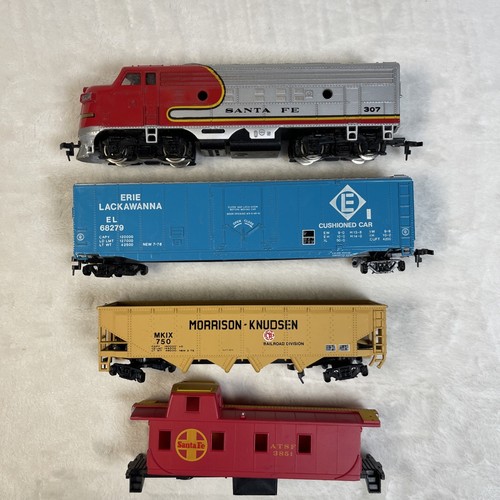 Bachmann Train Parts ~ Lot/ 4 Santa Fe 307 Locomotive Train & 3 Cars HO ...
