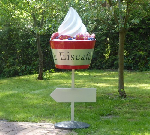 Ice cream sundae with signpost 3D model sculpture ice cream cone ice ...
